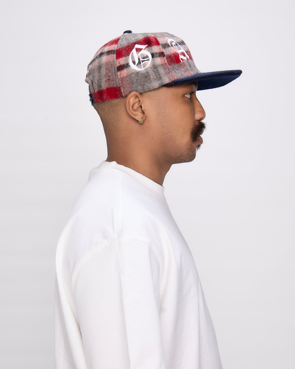 Grey & Red Scotch Cap – Gaya